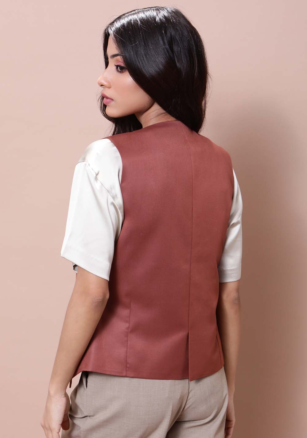 Women's Classic brown Waistcoat With Angular Hem – Entrepower